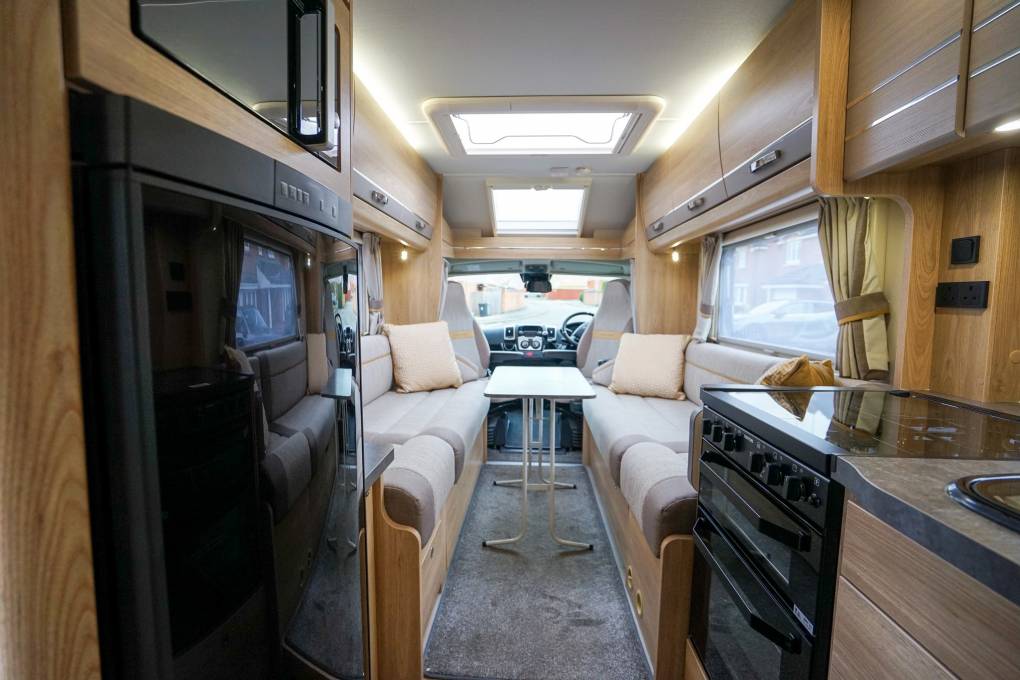 Elddis Autoquest Evolution 175 End Washroom & Dressing Room.