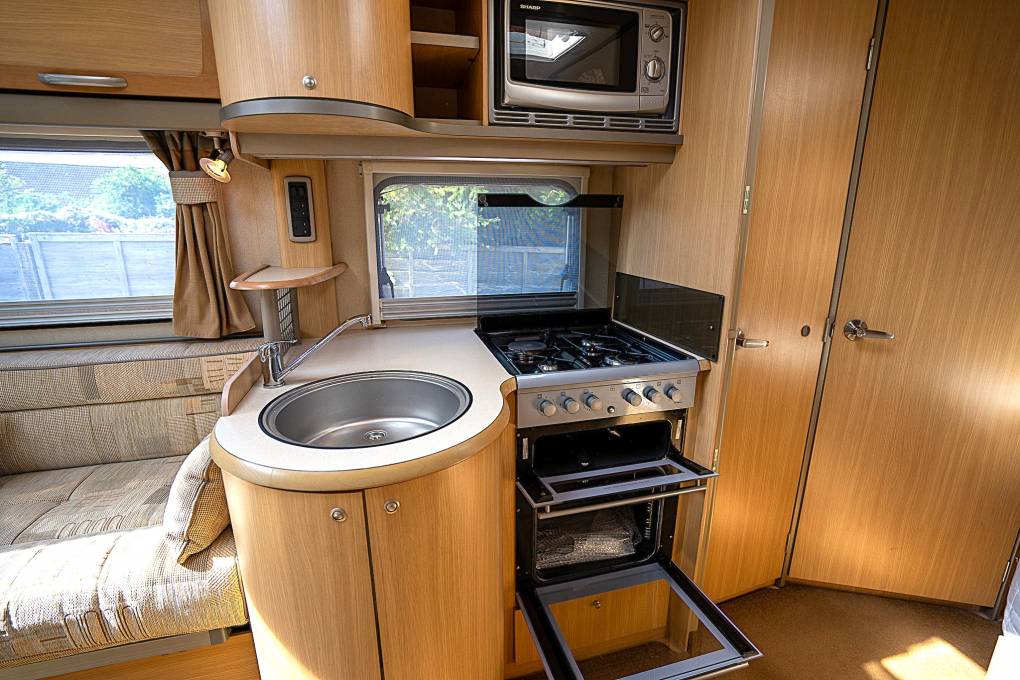 Bessacarr E560 - Fixed Bed - 4 Berth