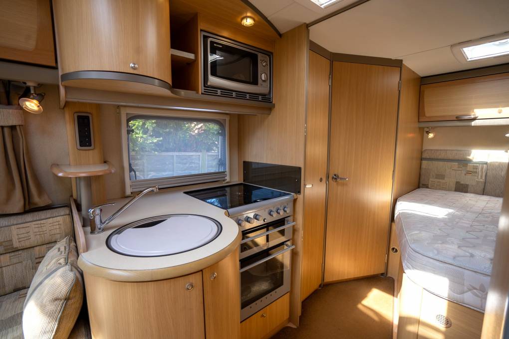 Bessacarr E560 - Fixed Bed - 4 Berth