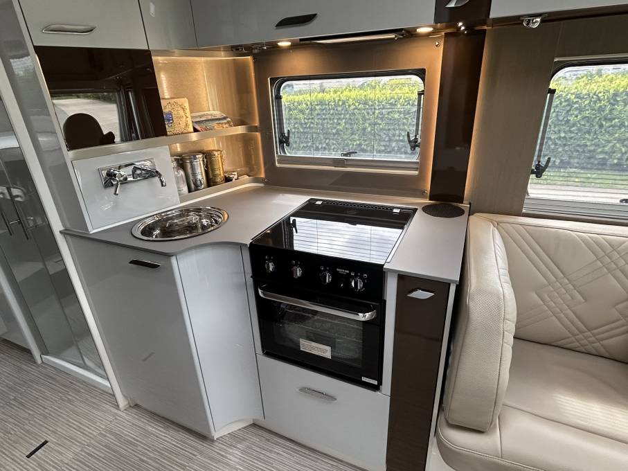 Burstner Elegance I 910G 2021 - HIGH SPEC