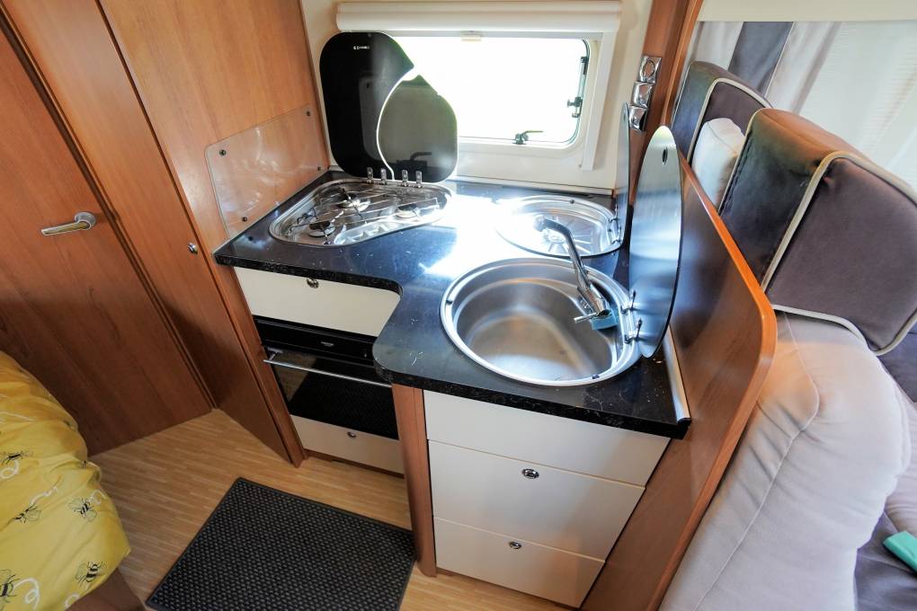 2013 Geist Liberty Cruiser 662, 4-Berth, 4-Seatbelts, Fixed French Bed.