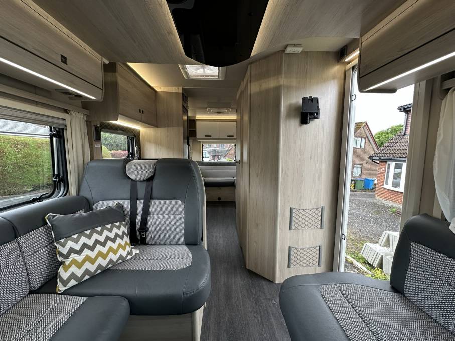 2023 FORD AUTOTRAIL F72 ULTRA LOW MILES ELECTRIC DROP DOWN BED 4 BERTH ...