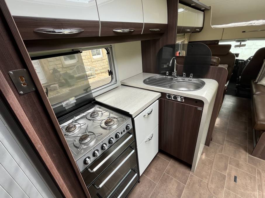 Burstner Argos A747, 6 Berth, Fixed Bed, Garage, Low Mileage