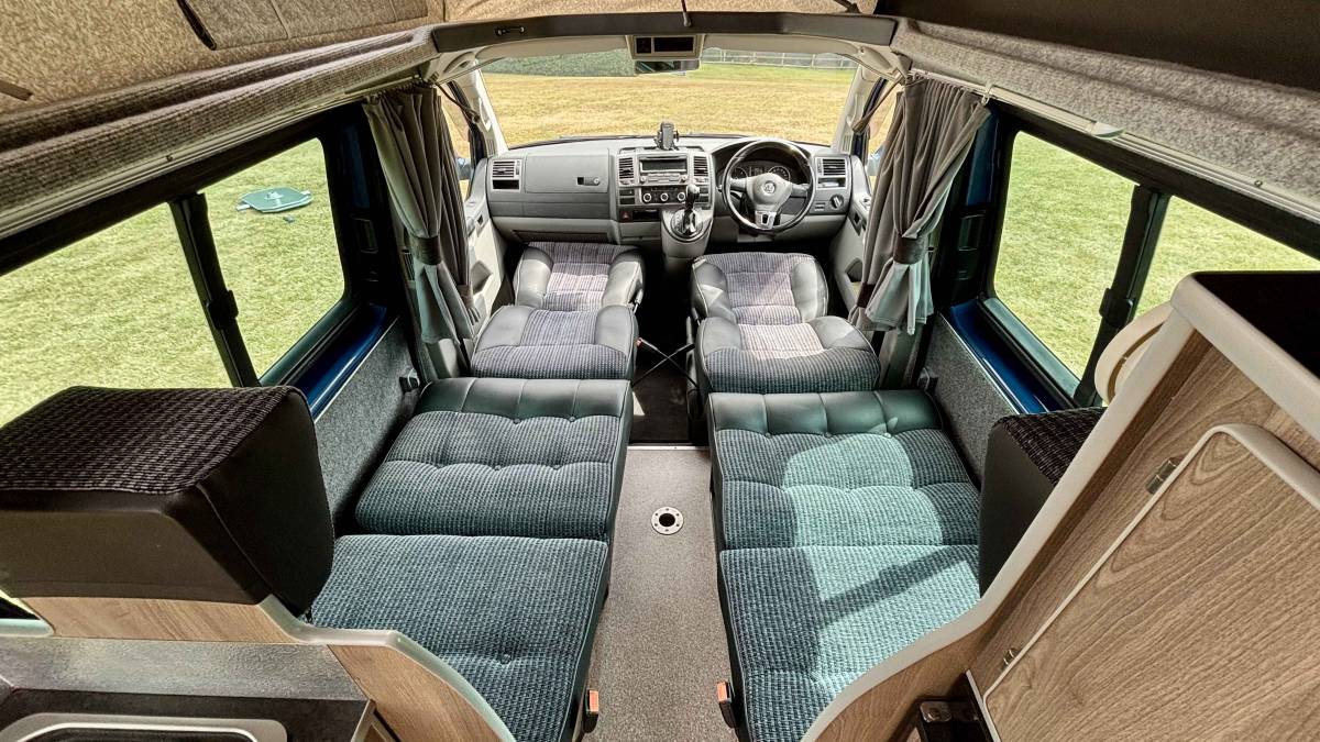 2013 VW T5 Automatic Highline T30 SWB 68k Campervan 2/4 Berths 4 Belts