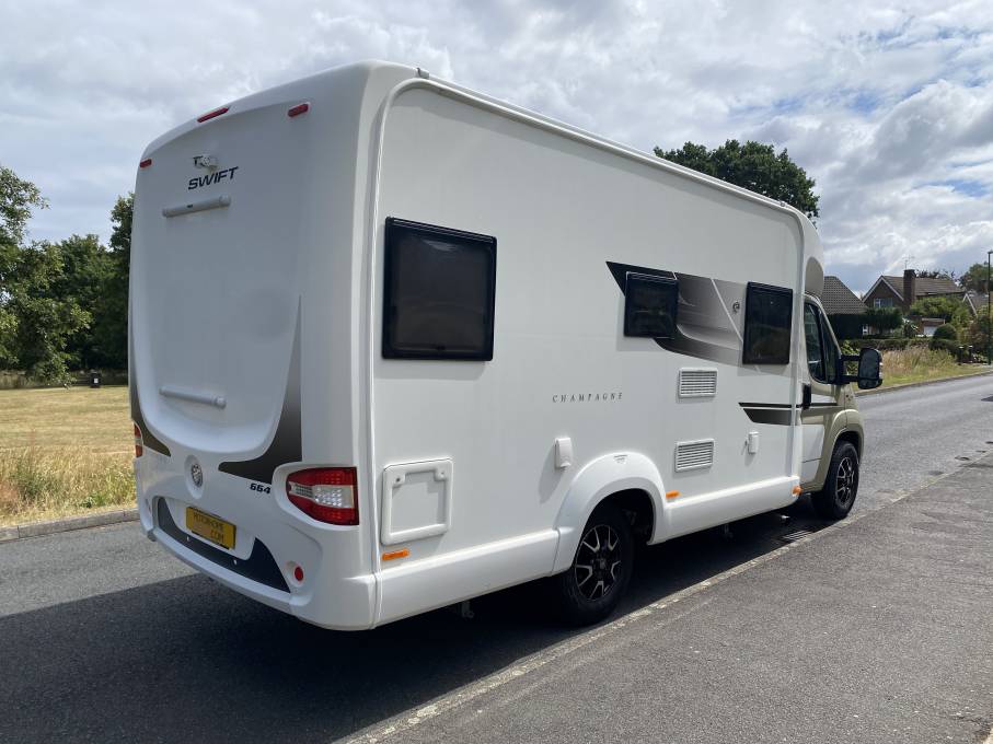 Swift Escape 664, Champagne. Automatic