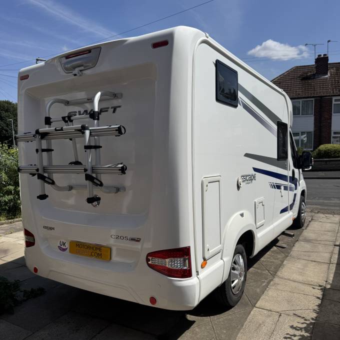 Swift Escape Compact C205 Rear Fixed Bed Large Garage