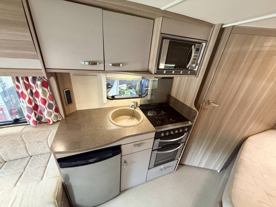 2012 Bessacarr E450 4 Berth Fixed bed 2 travelling Belts