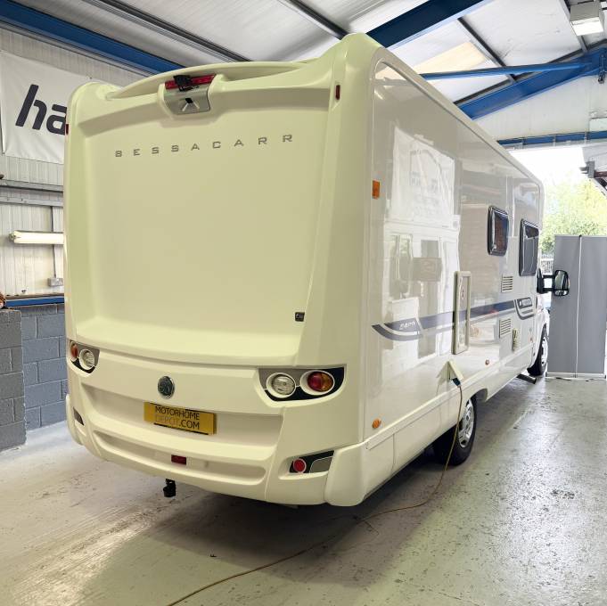 2011 Bessacarr E480 4 Berth Fixed Transverse Bed 2 Travelling Belts ...