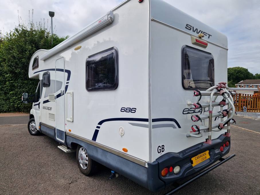 2013 SWIFT ESCAPE 686 6-BERTH - 6-BELT - HABCHECK - GREAT VALUE