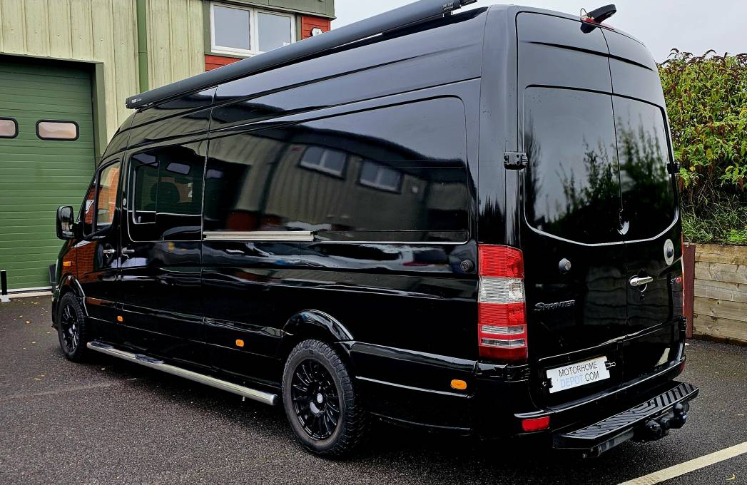 Mercedes Sprinter 310 racevan 2013 2 berth garage 150k 5.9m 3500kgs