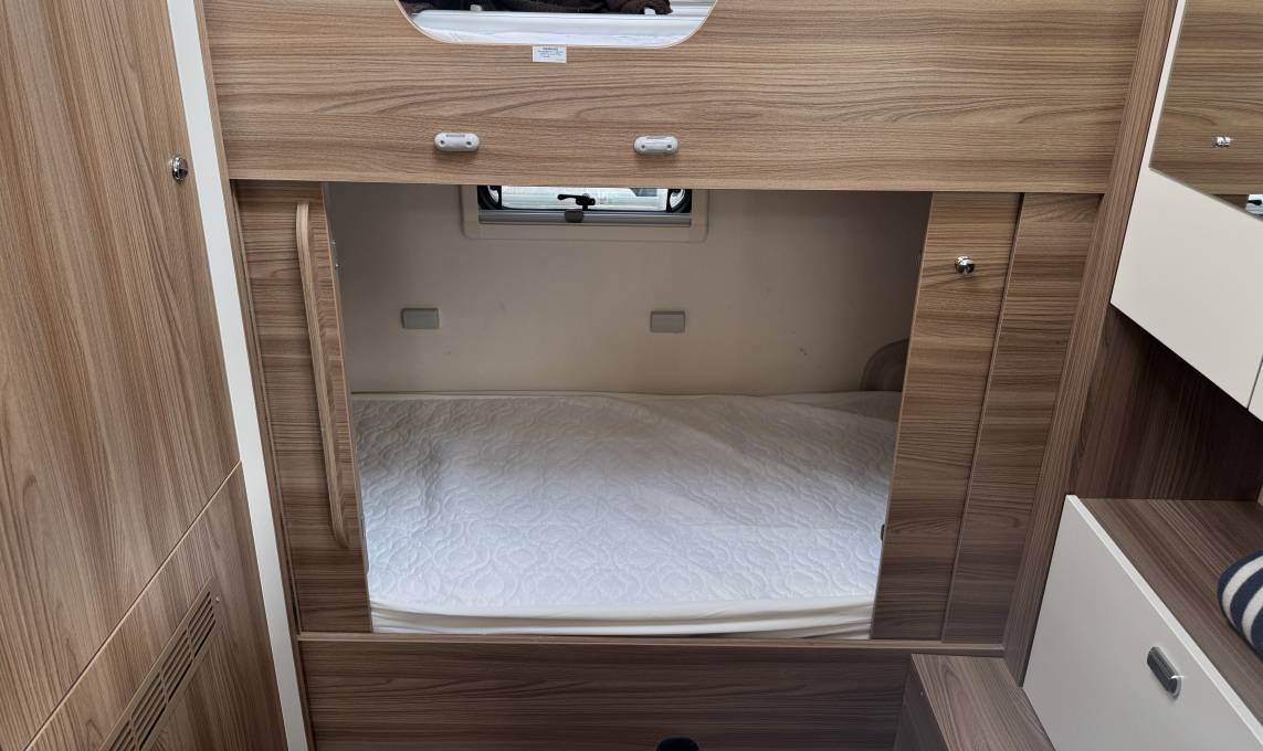 Swift Escape 695 6 Berth 5 Travel Seat Rear Bunk Bed Motorhome For Sale