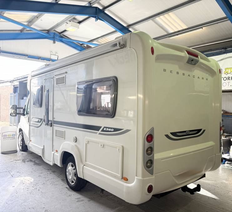 2010 Bessacarr E560 4 Berth Fixed Bed With 2 travelling Belts