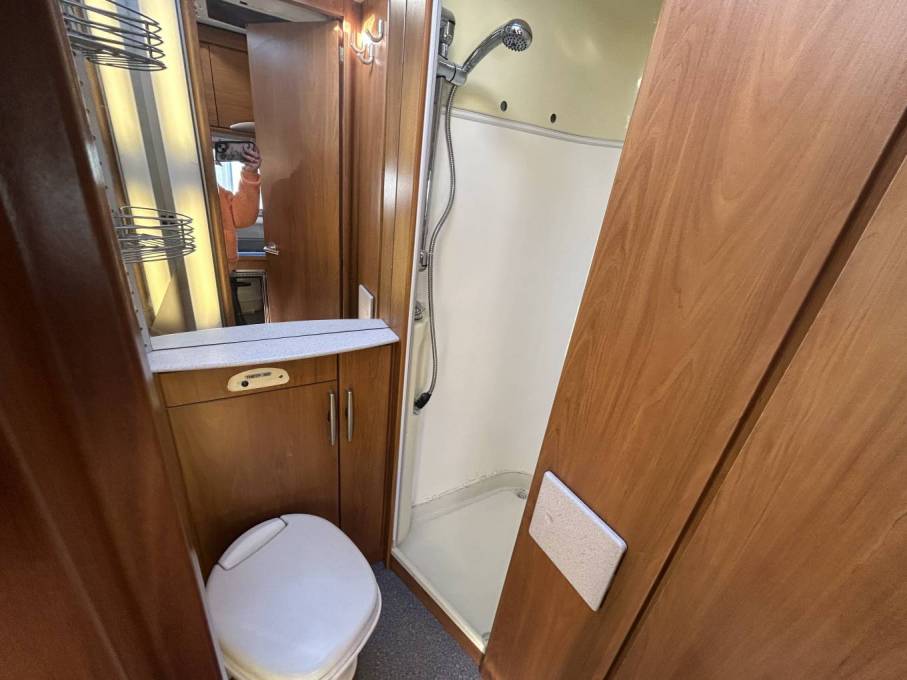 2004 Hymer S820