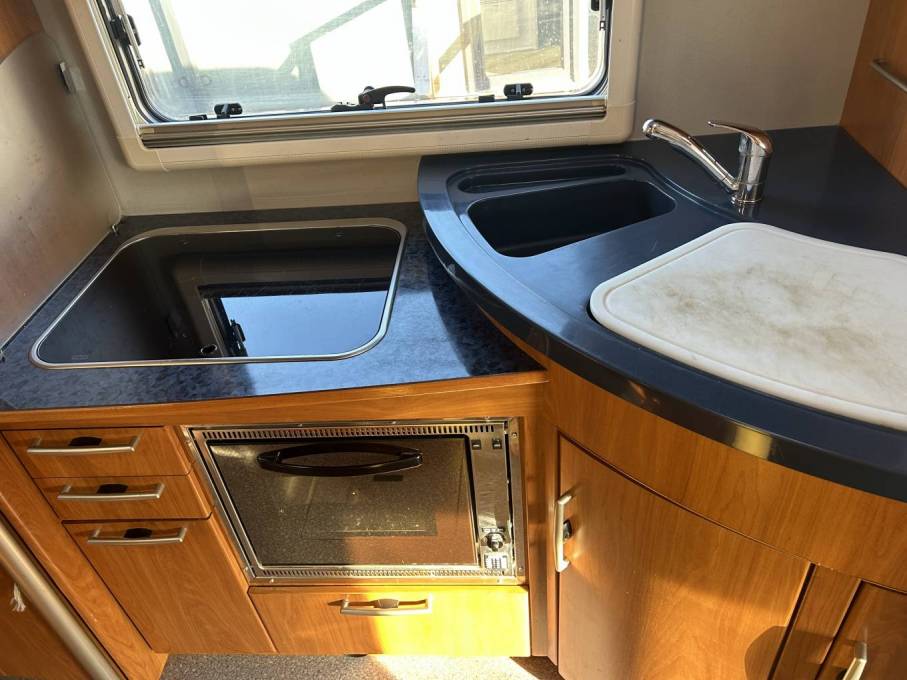 2004 Hymer S820
