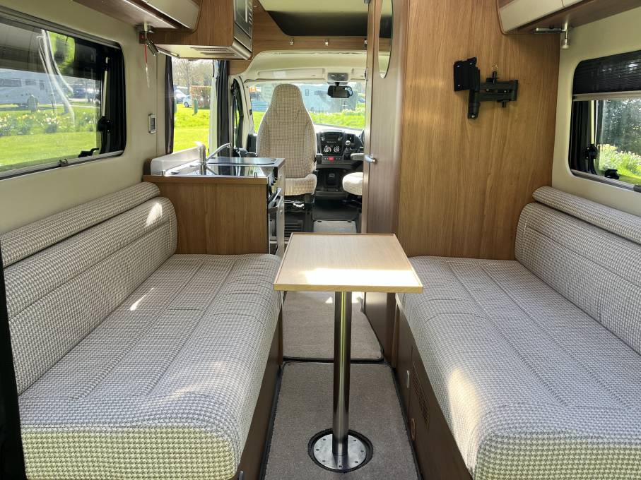 2016 Auto Trail V-Line 540 SE 2.3 (130) 6Sp Man 2 Berth Campervan