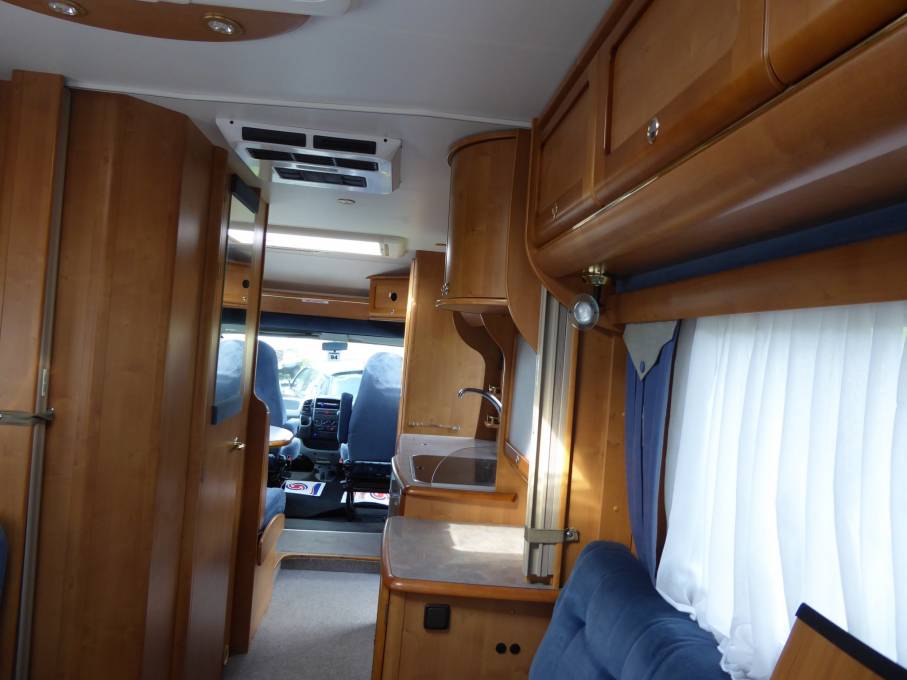 Rapido 7068F. 2006. Rear U Shaped Lounge. 4 Berth
