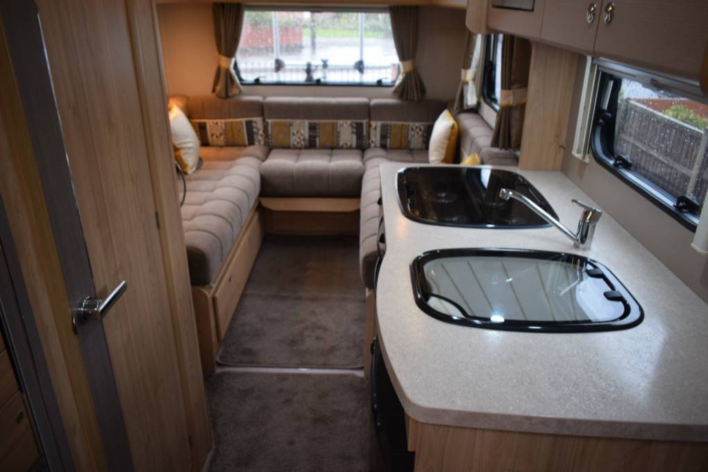 Elddis Autoquest Evolution 195