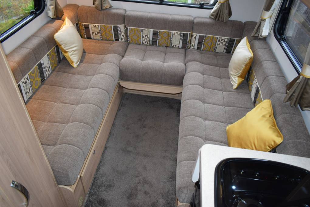 Elddis Autoquest Evolution 195