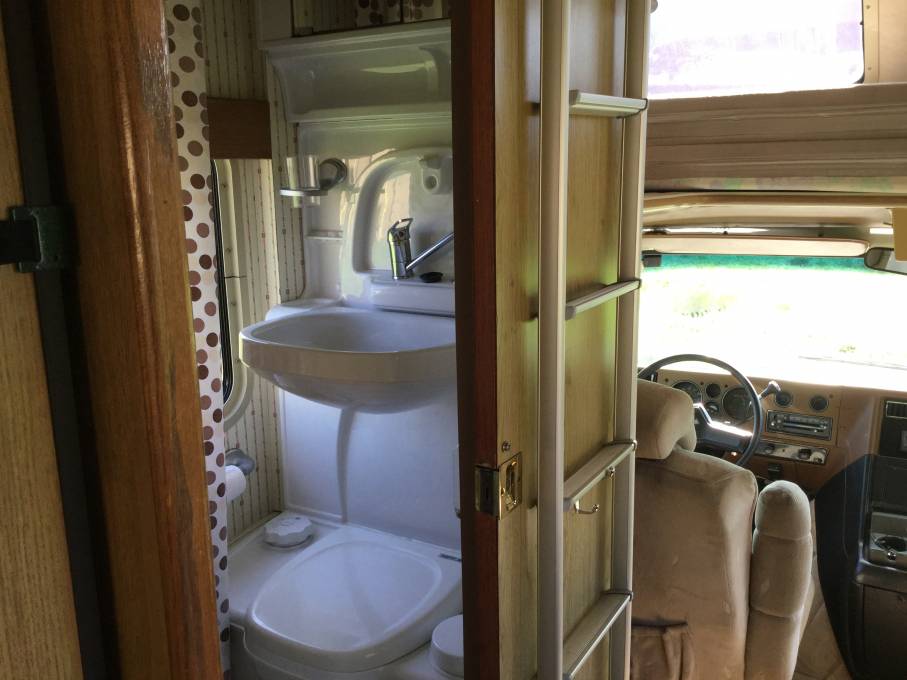 WINNEBAGO ITASCA SUNDANCER RV LHD AUTO