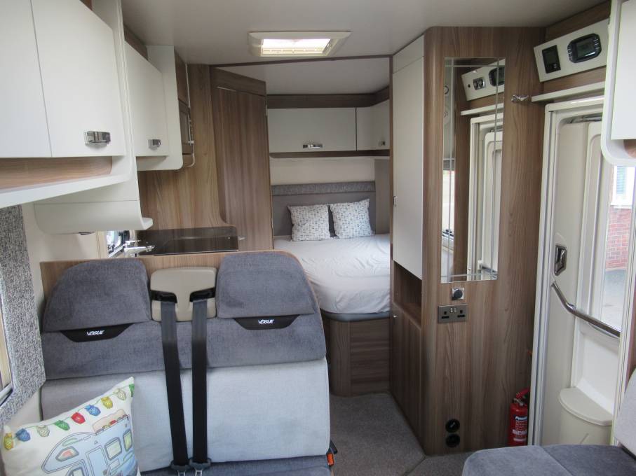 Swift Escape Vogue 664