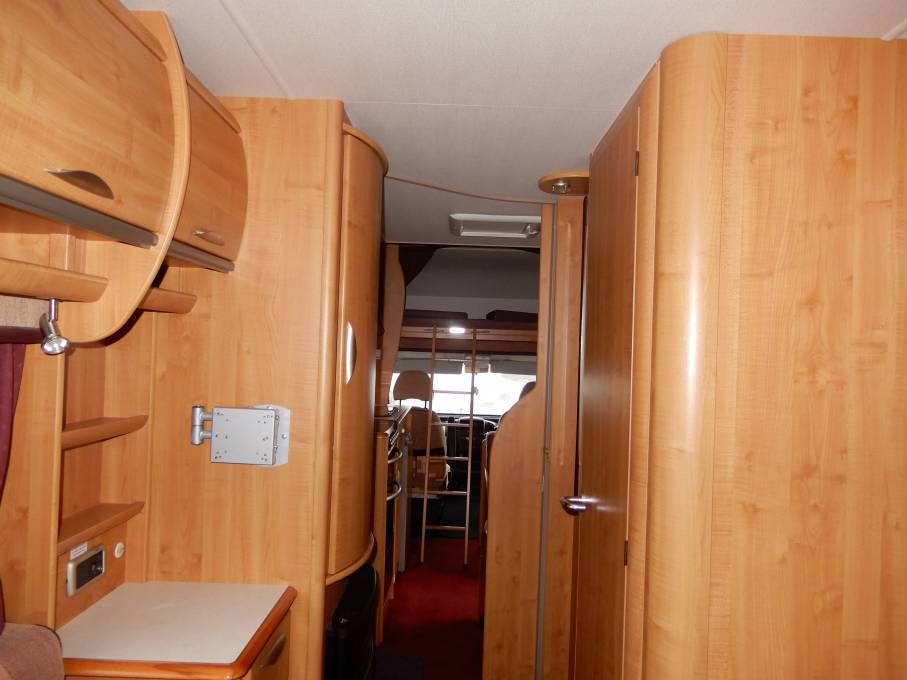 Autotrail Apache 700 SE 2006 6 Berth U Shape Lounge Motorhome For Sale