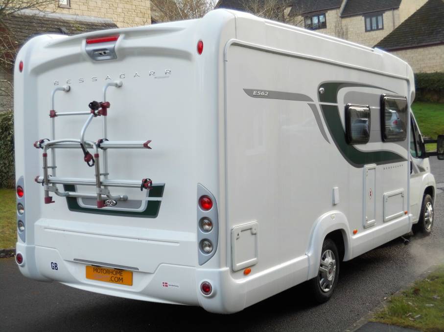 Bessacarr E562