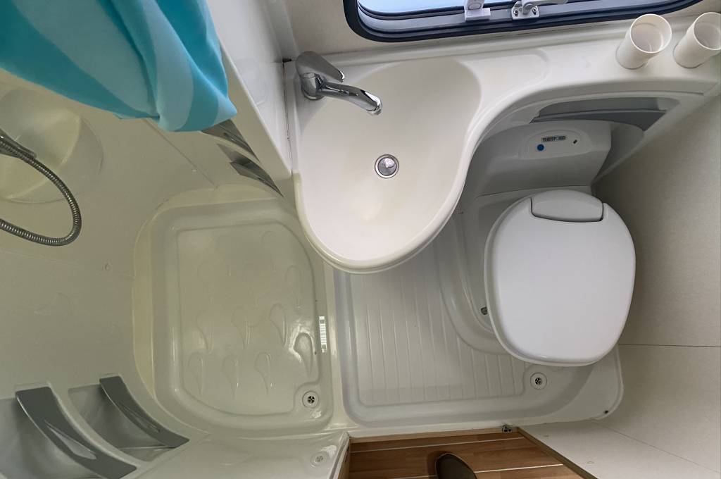 Roller Team 600G 6 Berth Motorhome with Garage