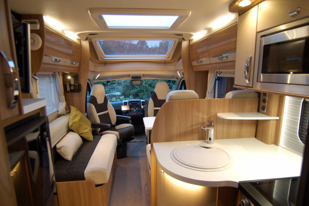2015 Automatic Swift Bolero 714SB luxury twin bed motorhome