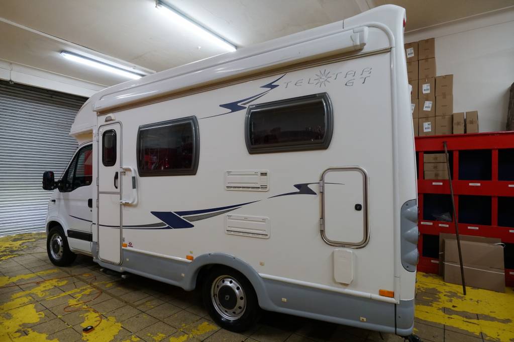 Lunar Telstar, Low-profile, 2-Berth, 2-Seatbelts, End Kitchen ...