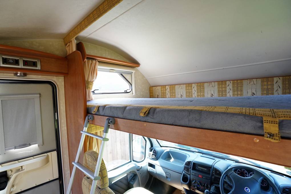 Bessacarr E445