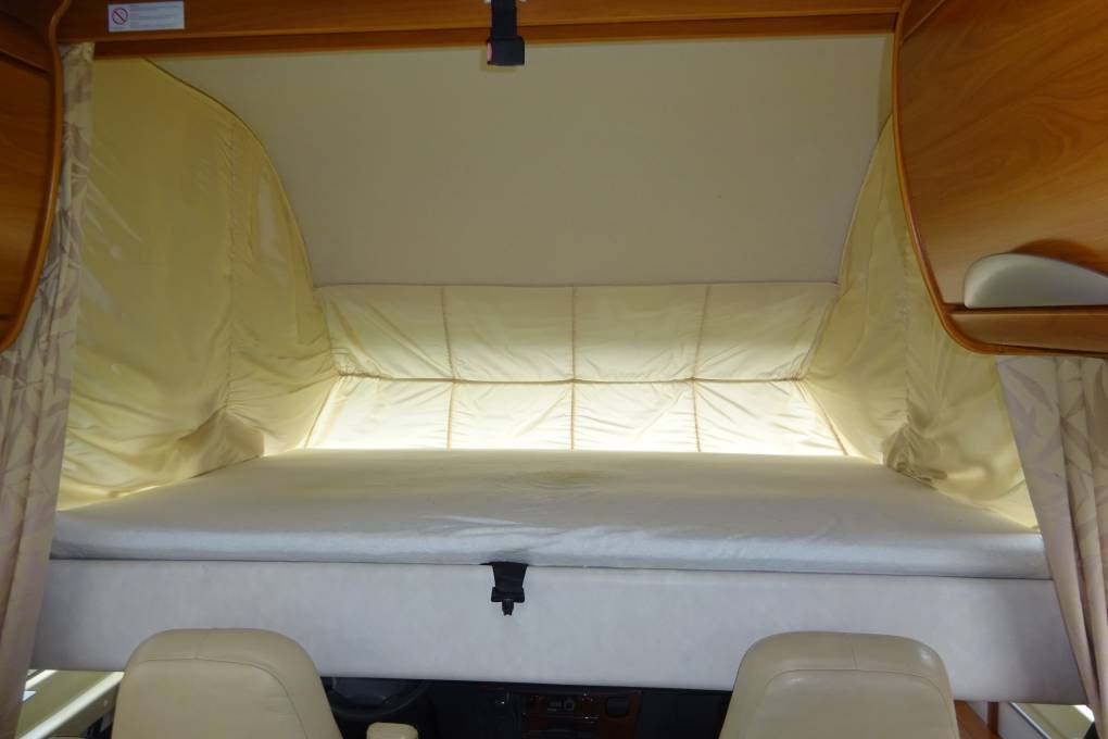 Hymer S820 4 Berth Fixed Bed Luxury Motorhome for Sale