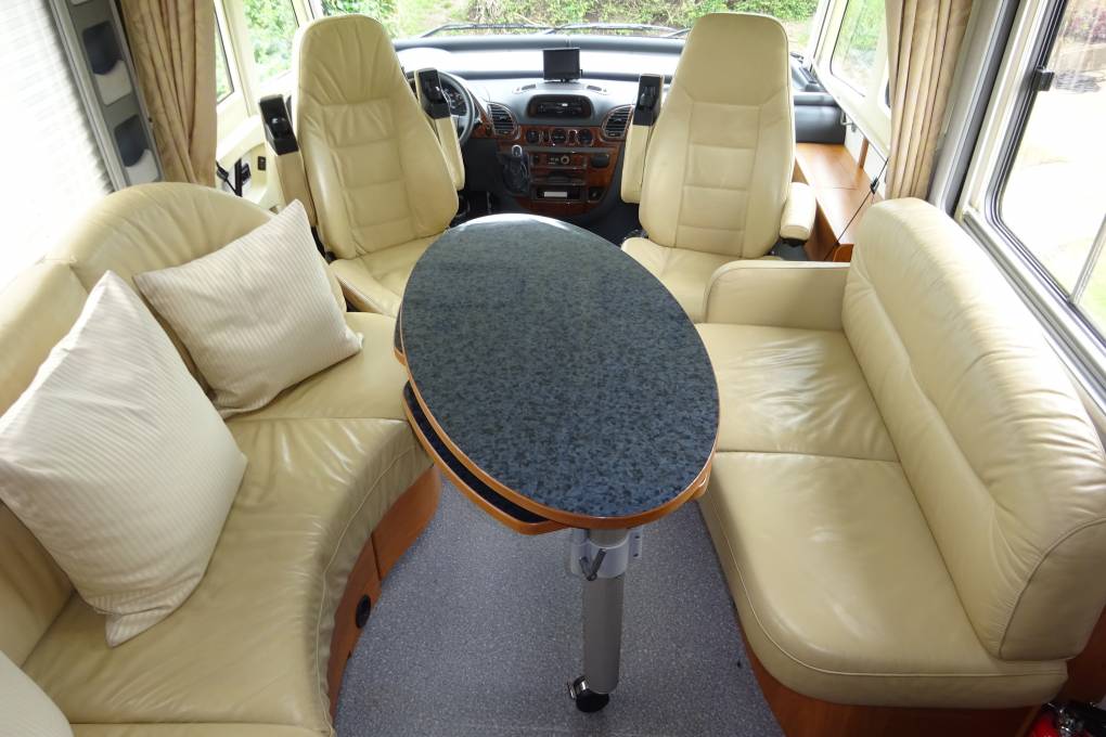 Hymer S820 4 Berth Fixed Bed Luxury Motorhome for Sale