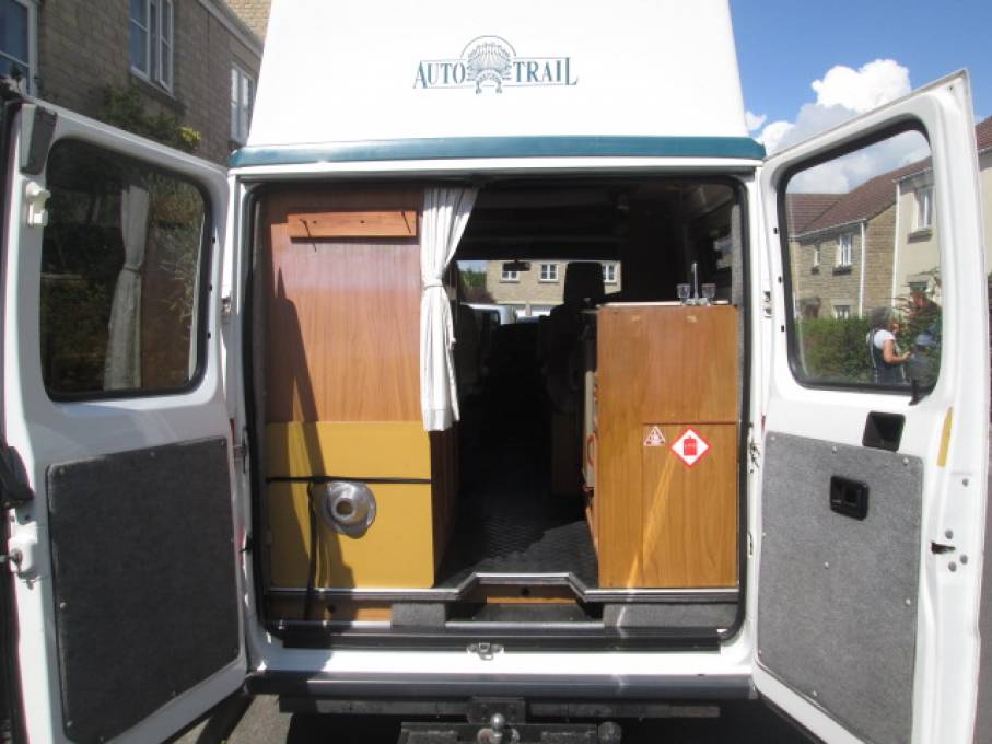 AUTOTRAIL BADGER