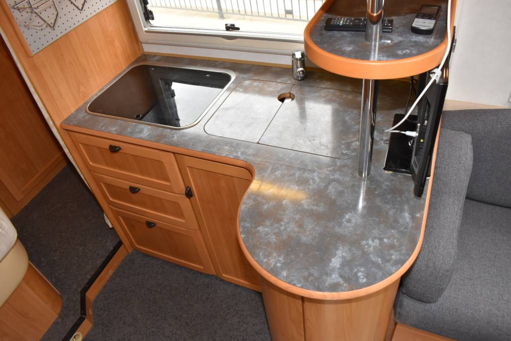 HYMER E650 A-CLASS TAG AXLE AIR CON