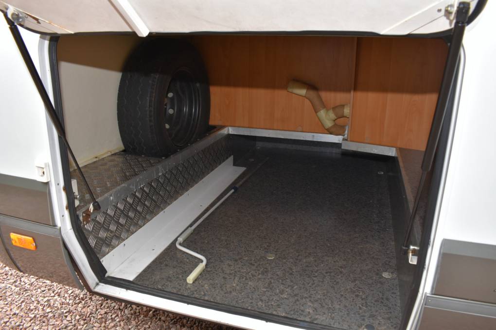 HYMER E650 A-CLASS TAG AXLE AIR CON