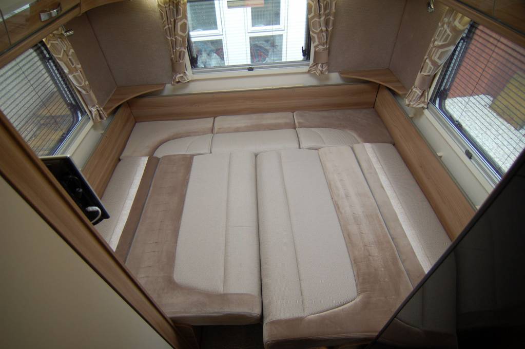 2018 Swift Bessacarr 596 AUTOMATIC 6 berth motorhome