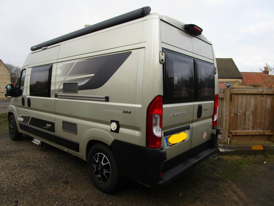 SWIFT SELECT CHAMPAGNE 144 COMPACT 3 BERTH, 4 BELTS REAR BED CAMPER VAN ...