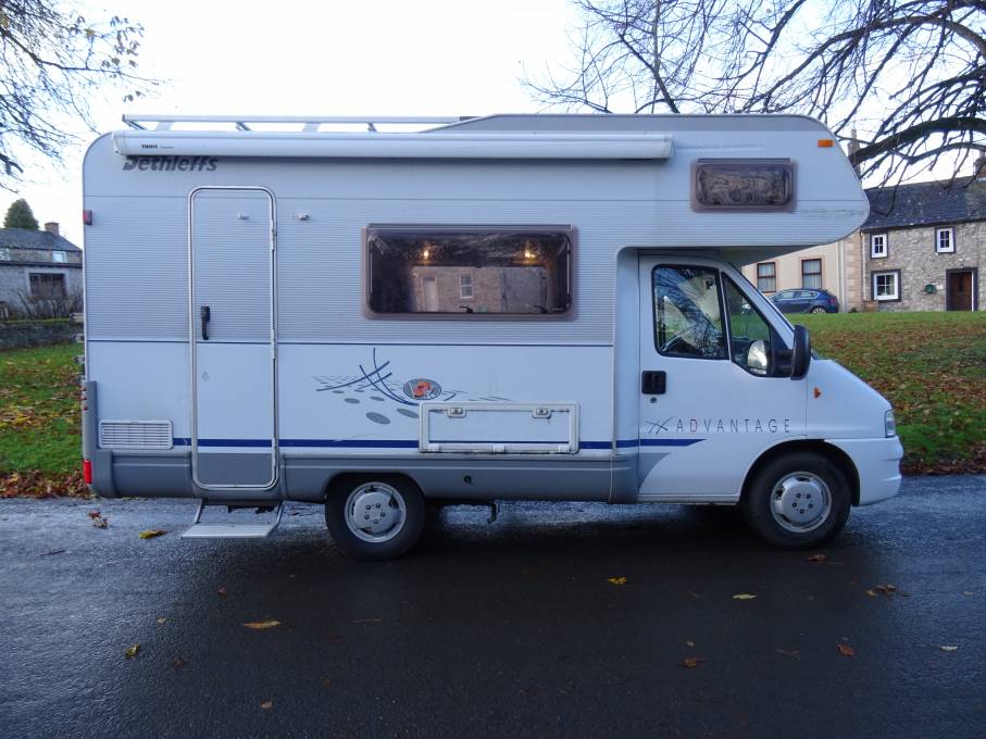 Dethleffs Advantage - 2002 - 4 Berth - Rear Kitchen -Motorhome for Sale