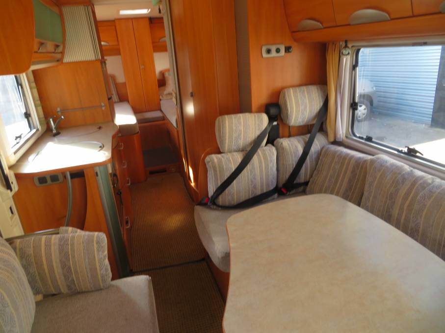 Hymer B774, 4 Berth, 5 Travelling seats, Tag Axle Drop Down Bed