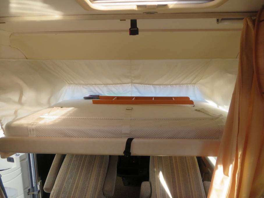 Hymer B774, 4 Berth, 5 Travelling seats, Tag Axle Drop Down Bed