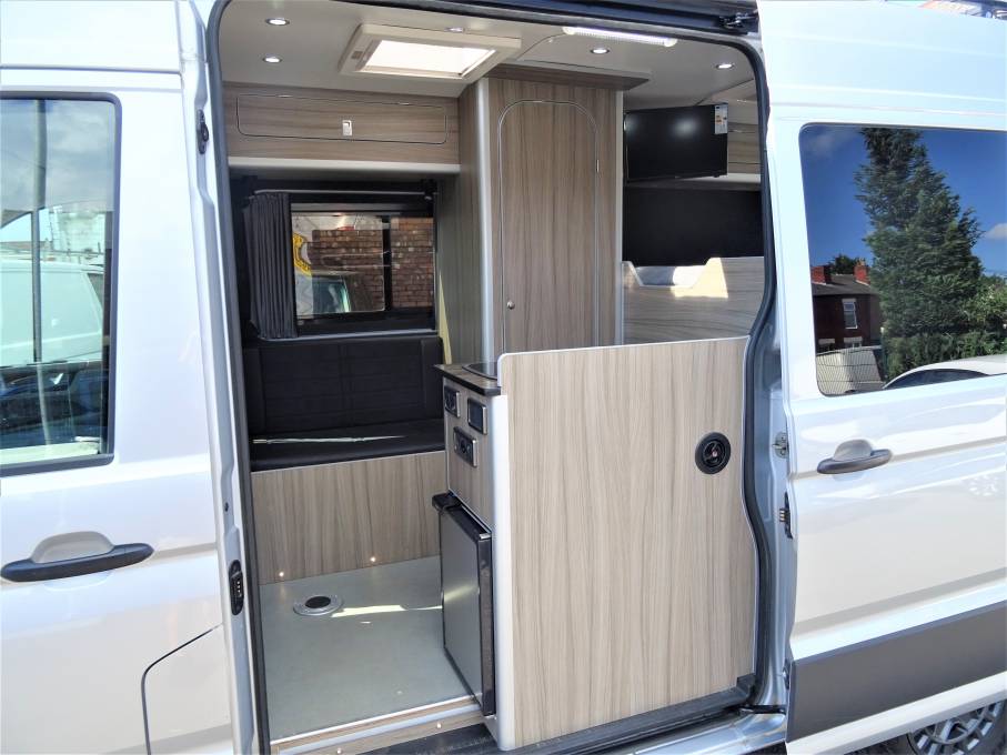 Volkswagen Crafter 2 Berth 3 Travel Seats Rear Fixed Bed Rear Garage ...