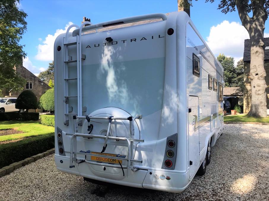 2004 AutoTrail Chieftain - 6 berth - large garage - 50k on clock. Great ...