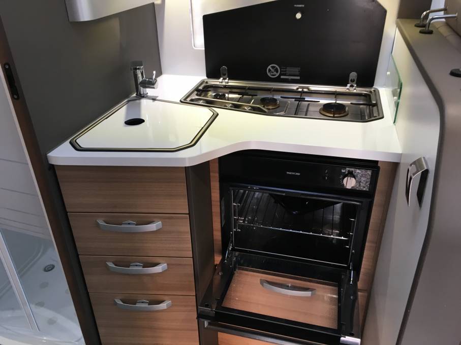 ADRIA MATRIX SUPREME 670SC
