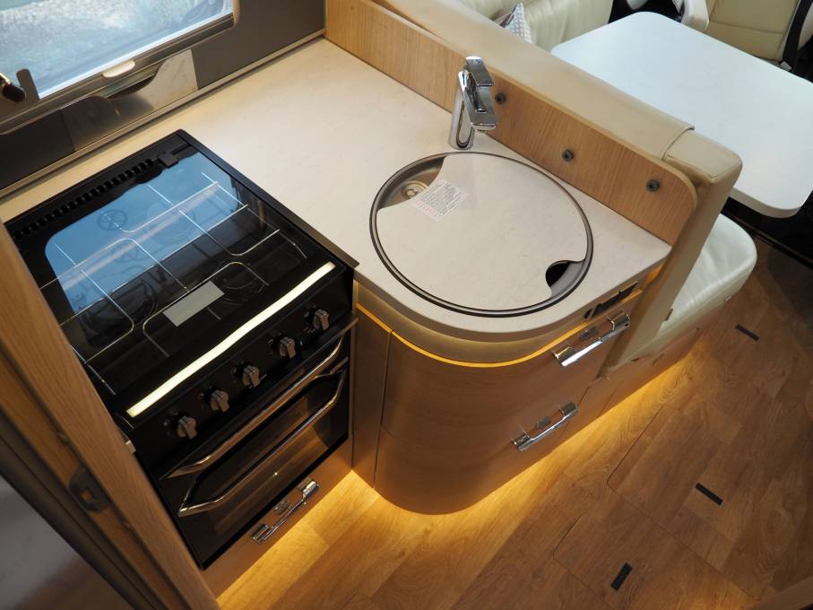 2020 Hymer B Class Modern Comfort B690MC A class Mercedes Island bed ...