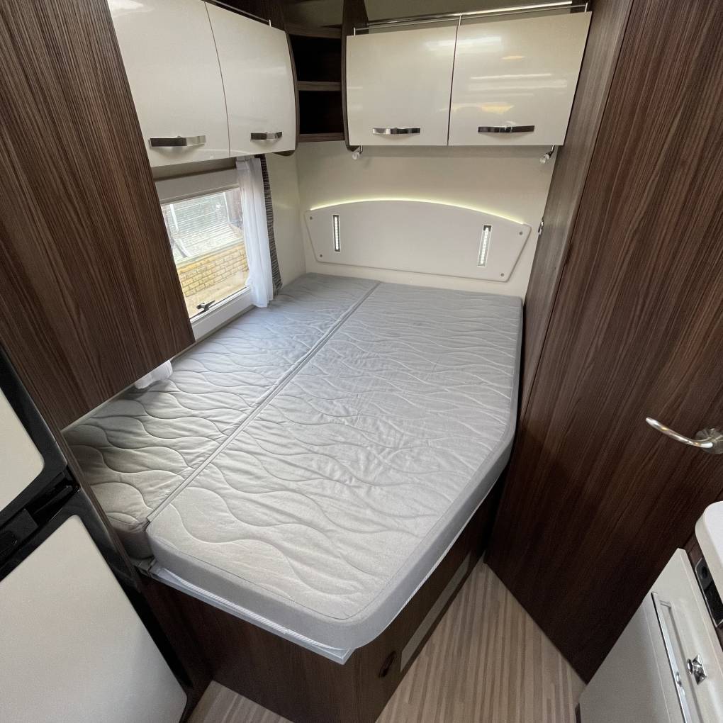 Benimar Mileo 231 2017 CAT N 2 Berth 4 Seatbelts Rear Fixed French Bed ...