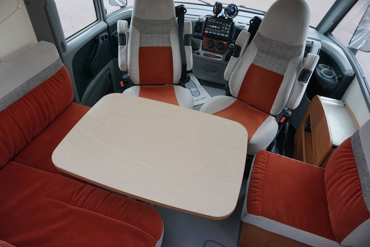 Burstner Aviano i728 4 berth 4 belts twin rear beds above garage drop down front double bed