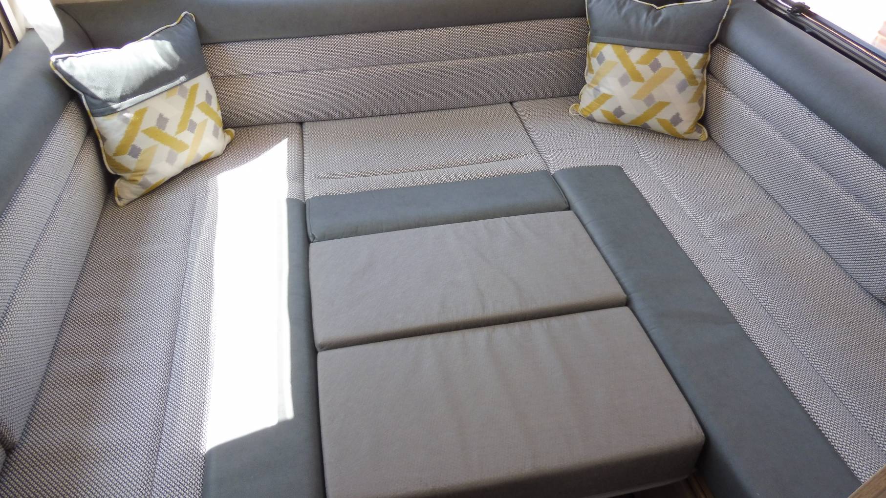 Autotrail F68 Automatic 2 berth rear lounge motorhome for sale