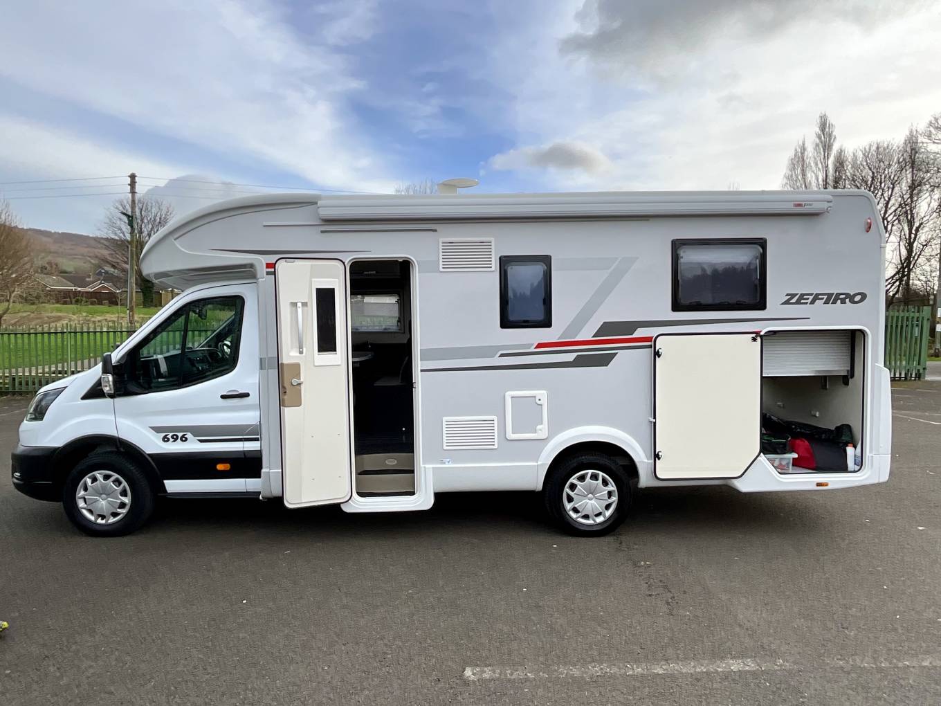 Roller Team Zefiro 696, 2022, 5 berth, 5 belted seats, auto, motorhome for sale