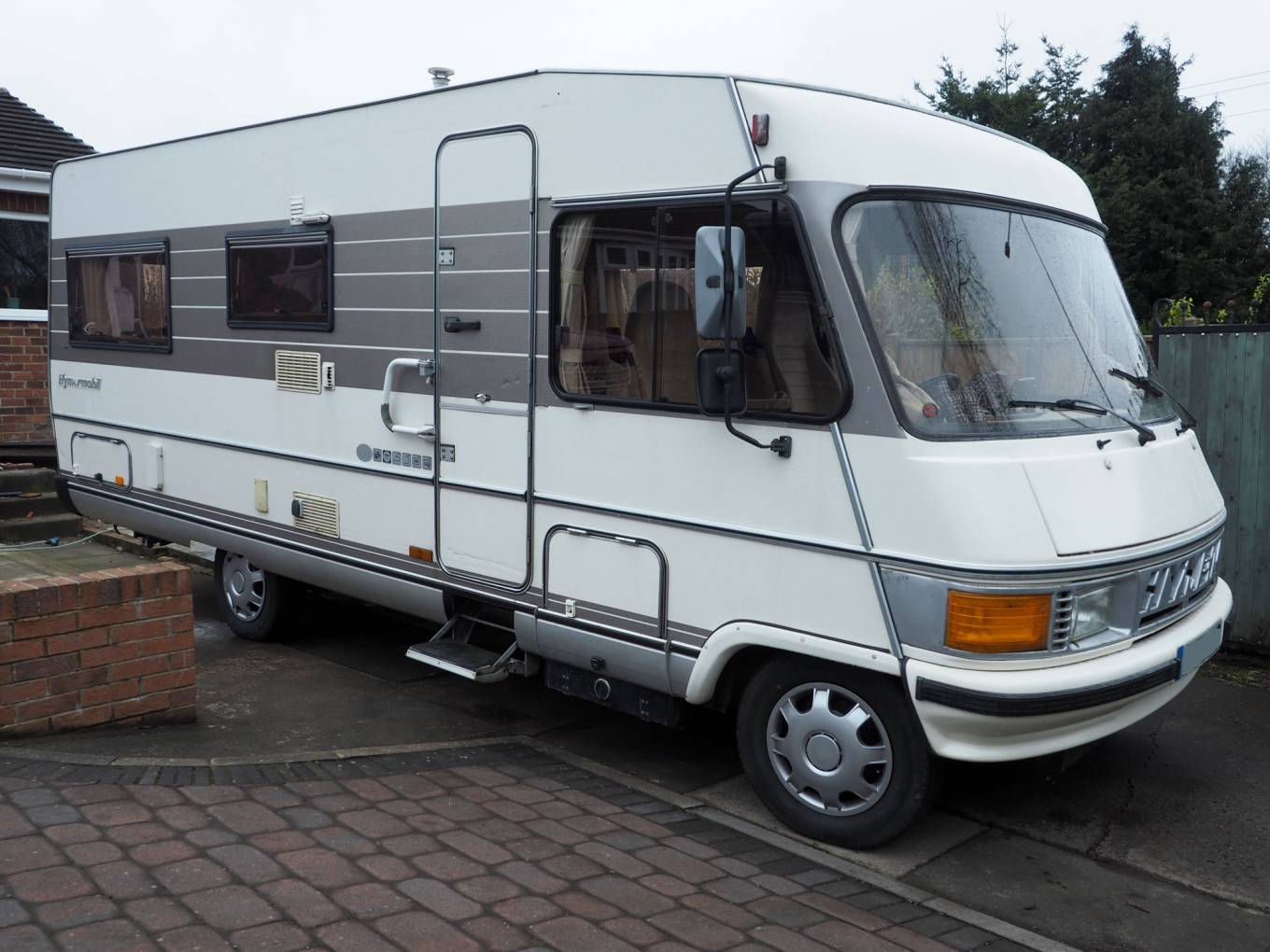 1993 Hymer B654 fixed bed A class motorhome LHD