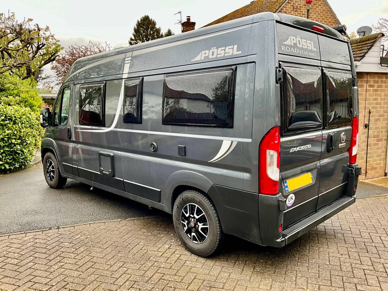 Globecar Possl Roadstar 600L 3 Berth Automatic Twin Bed Motorhome For Sale